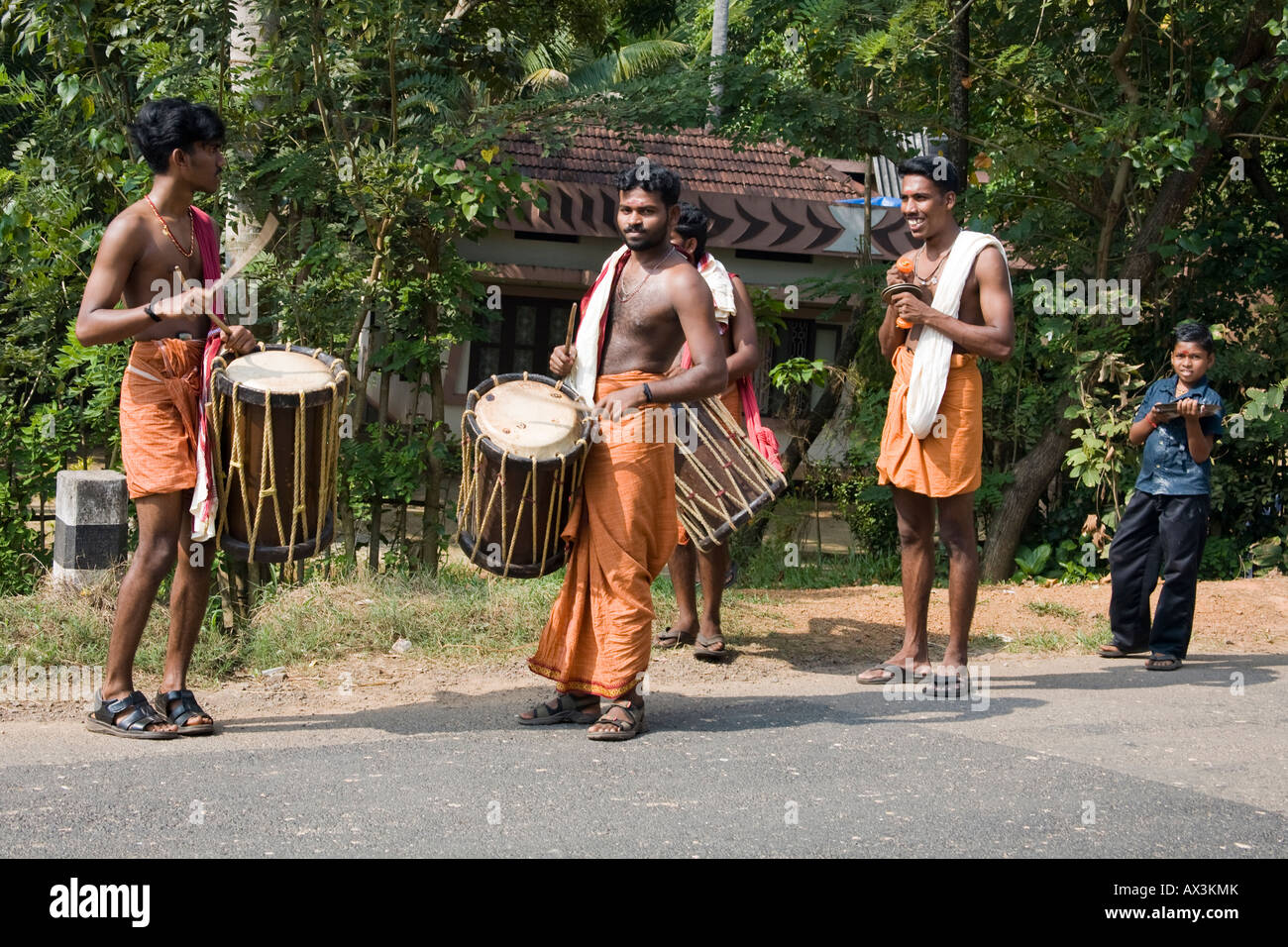 Musical instruments of kerala hi-res stock photography and images - Alamy