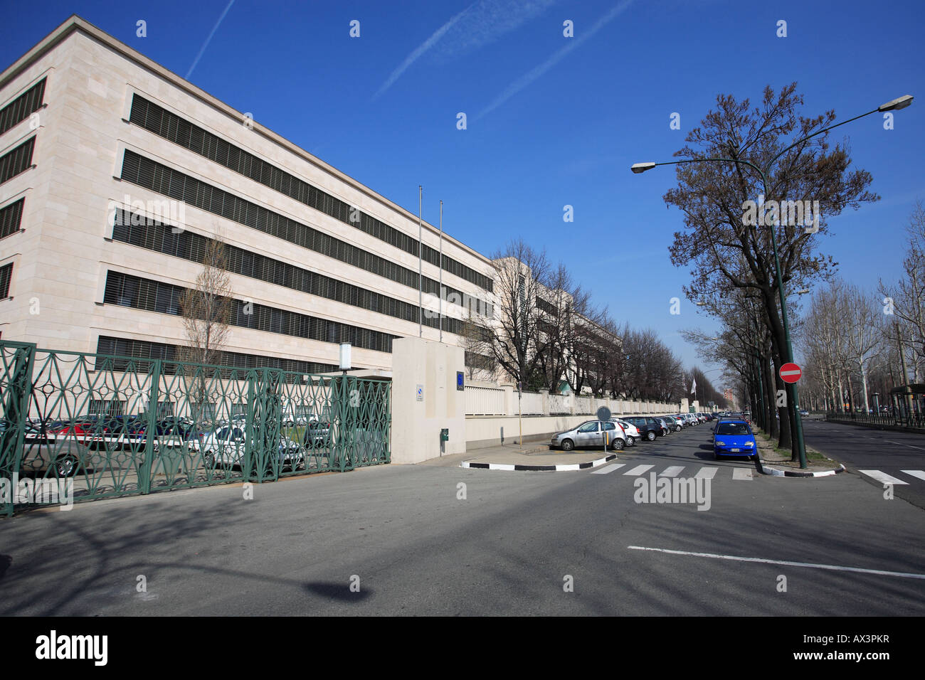 Fiat mirafiori plant hi-res stock photography and images - Alamy