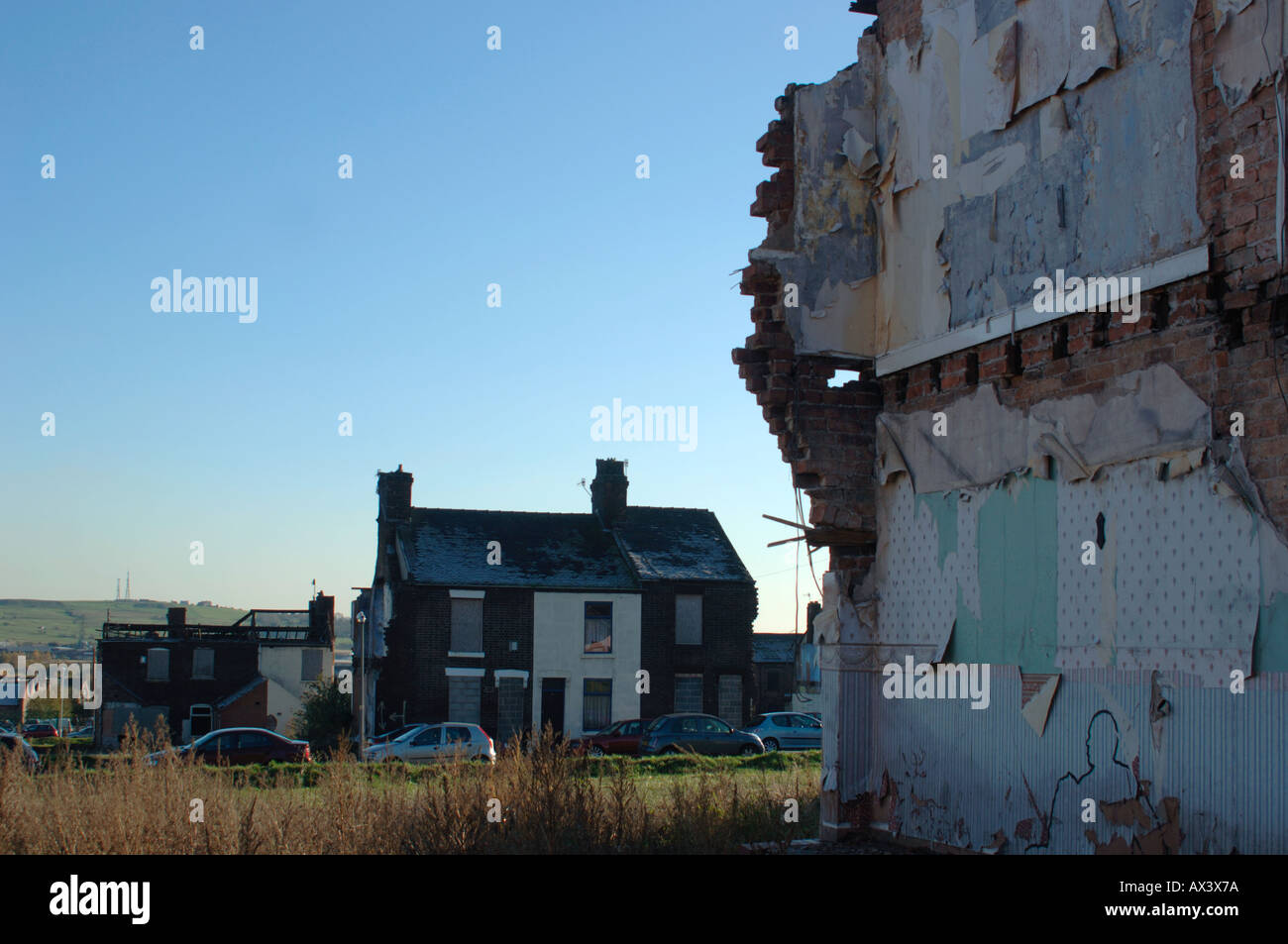 Overgrown urban spaces hi-res stock photography and images - Alamy