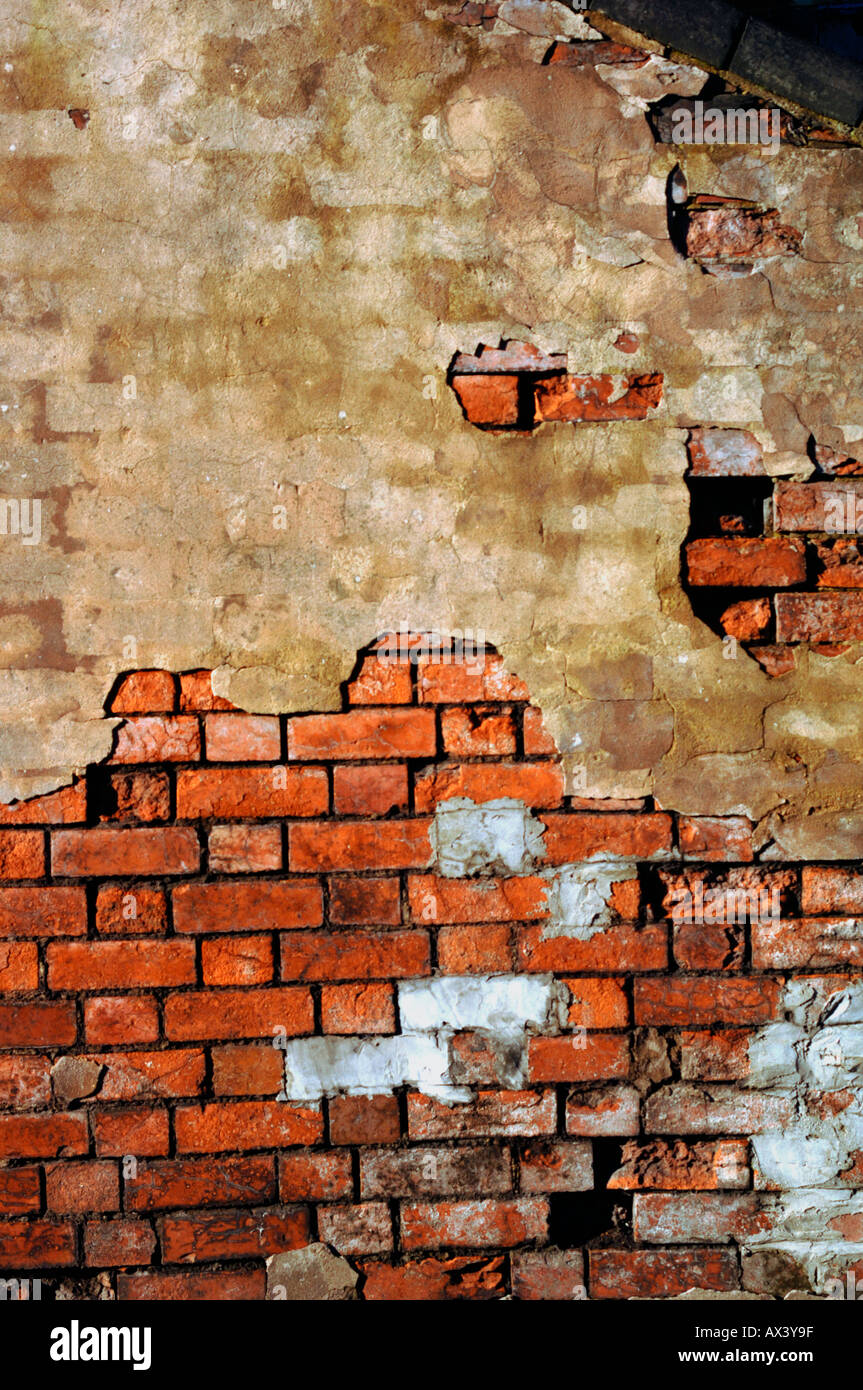 Crumbling wall render hi-res stock photography and images - Alamy