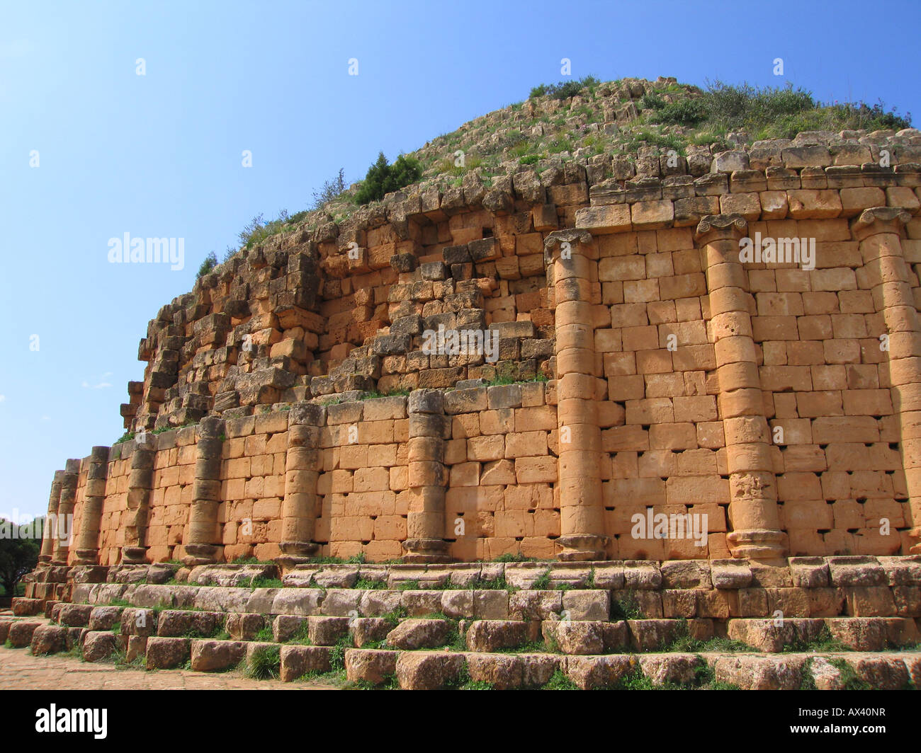 "Qabr er Rumia " , Mauritanian royal tomb (also called tomb of the ...