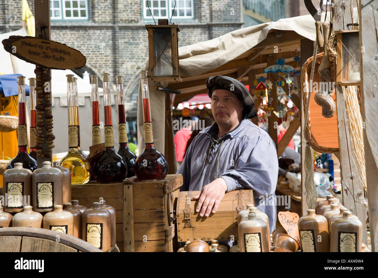 Medieval trade fair hi-res stock photography and images - Alamy