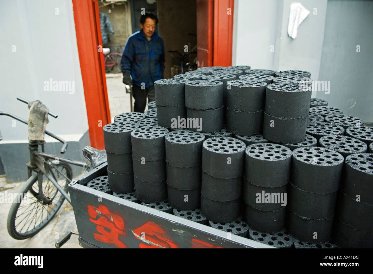 Coal delivery man hi-res stock photography and images - Alamy