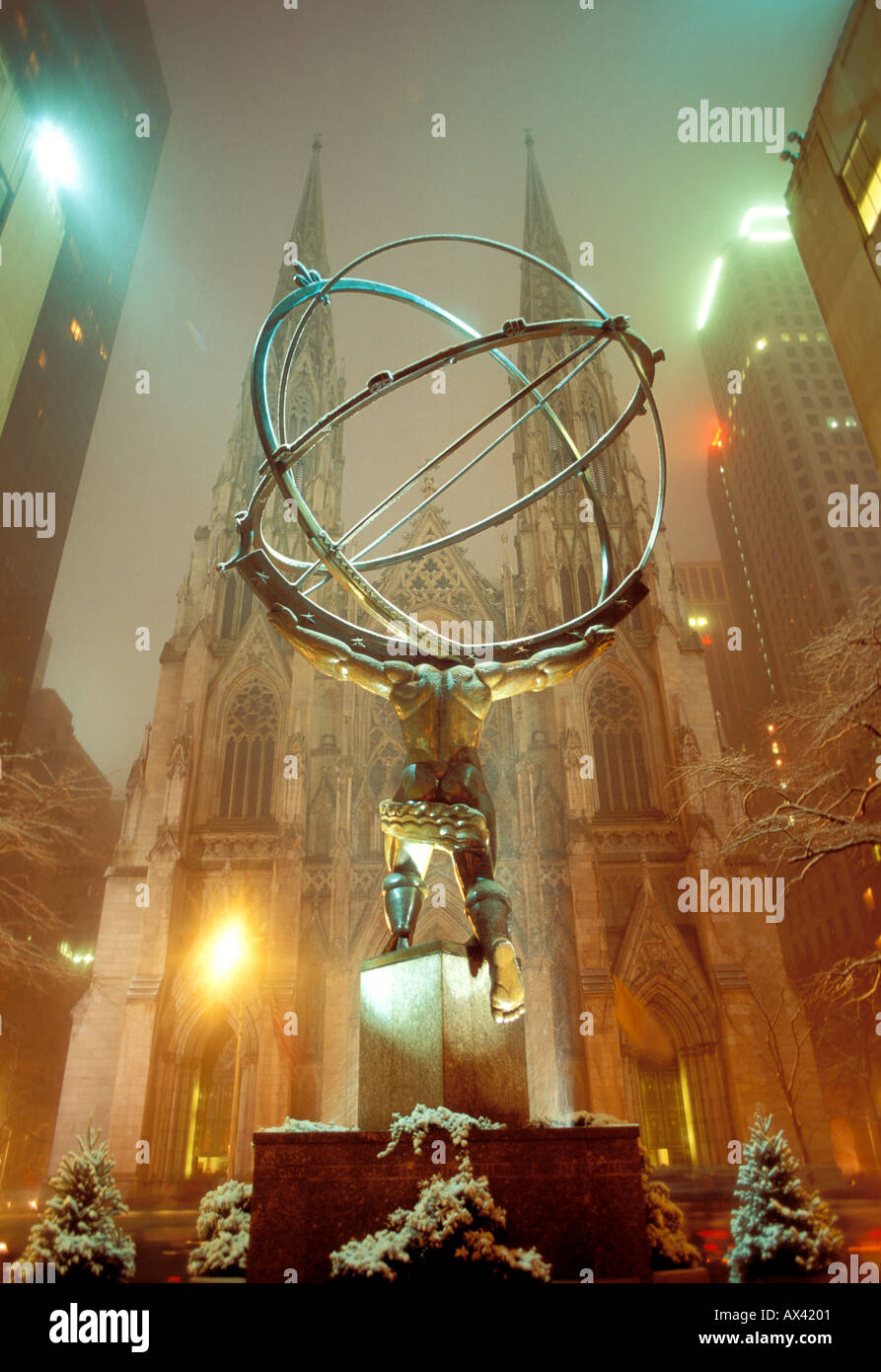 USA NYC Atlas at Rockefeller Center Stock Photo - Alamy