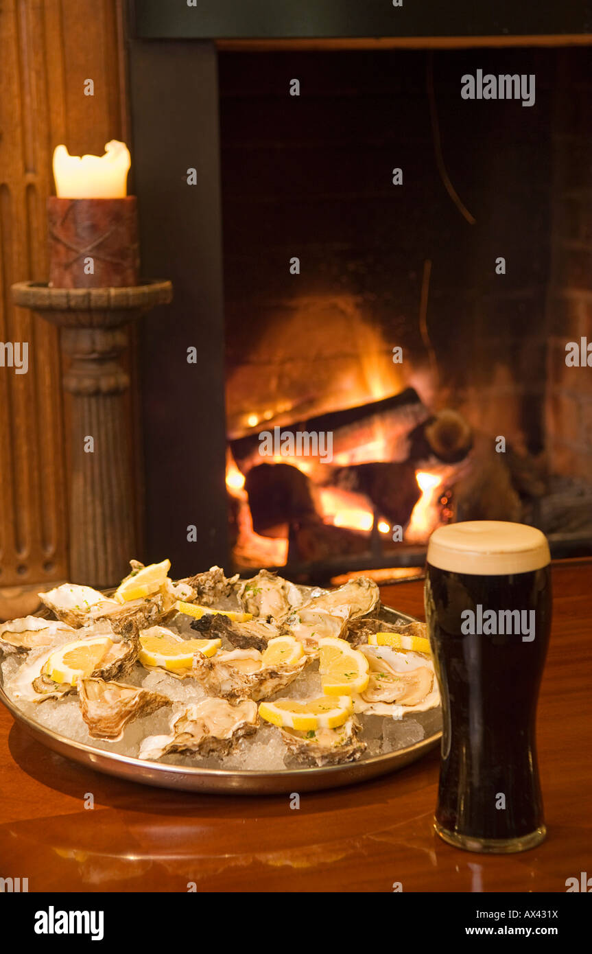 Guinness and oysters hi-res stock photography and images - Alamy