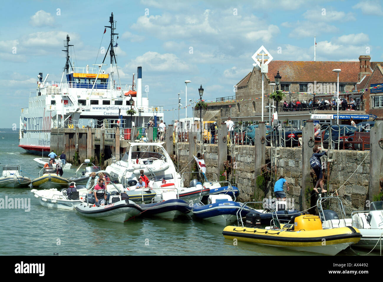Isle of wight boats hi-res stock photography and images - Alamy