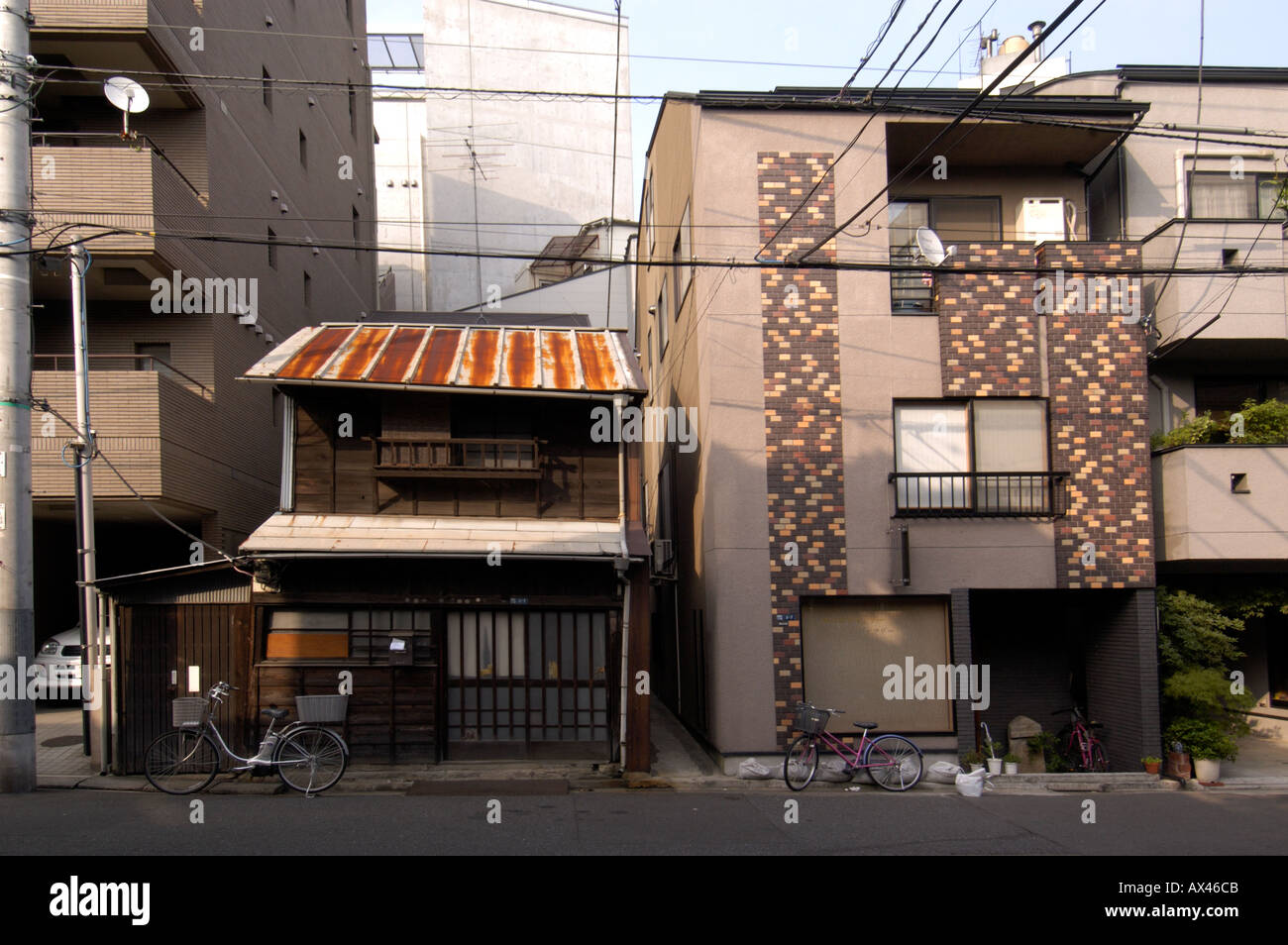 Tokyo azabu district hi-res stock photography and images - Alamy