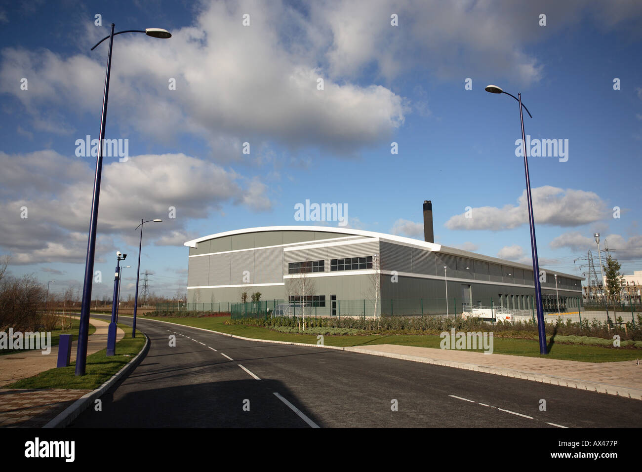 Modern warehouse exterior hi-res stock photography and images - Alamy