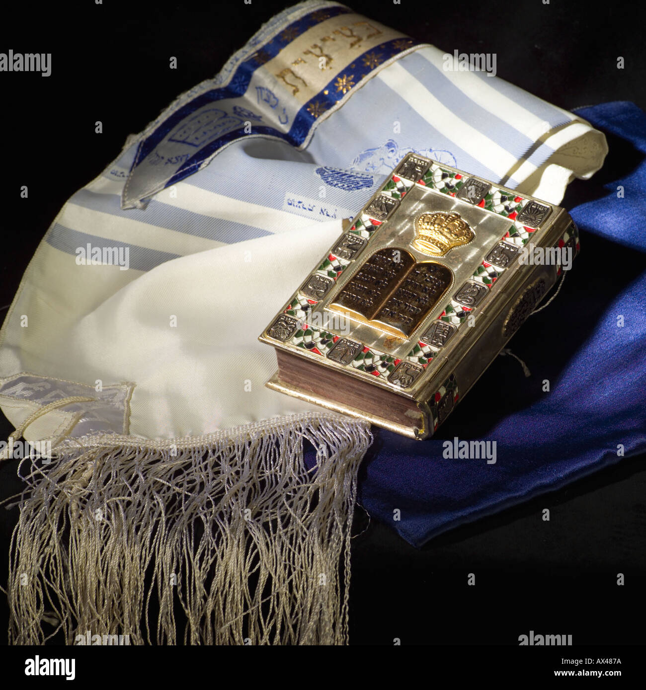 Judaica Symbols siddur Stock Photo - Alamy