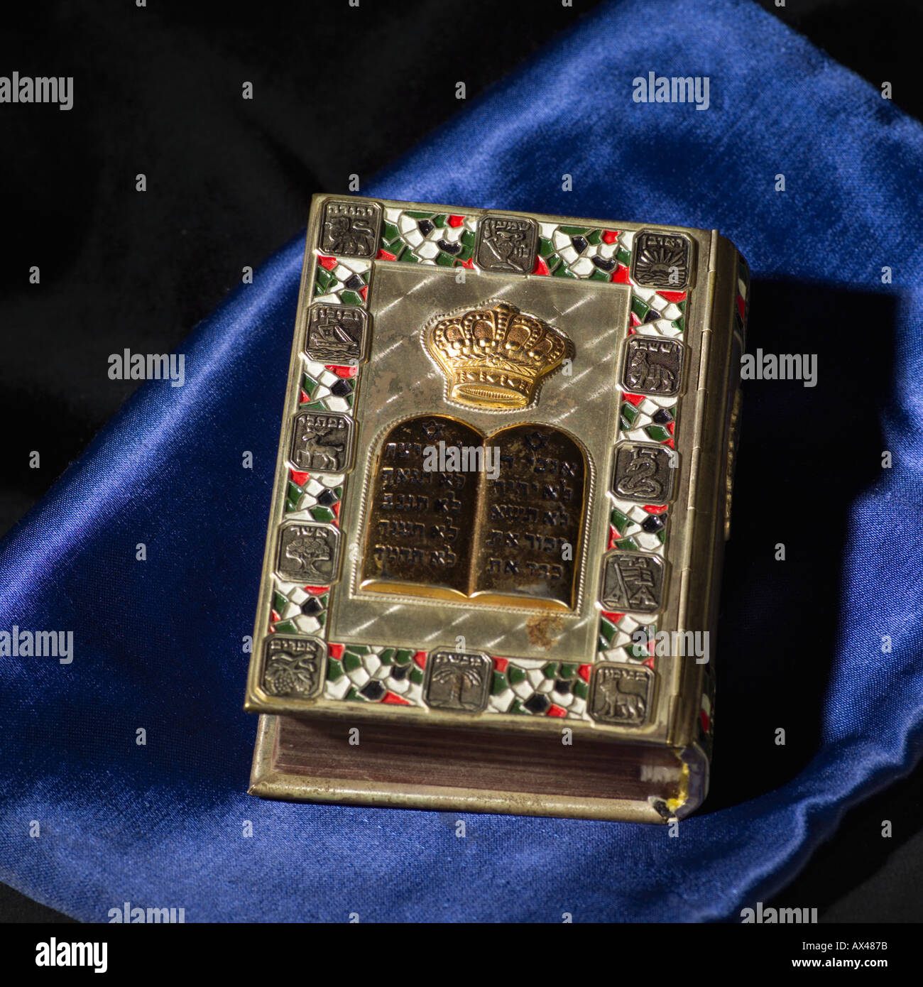 Judaica Symbols siddur Stock Photo - Alamy