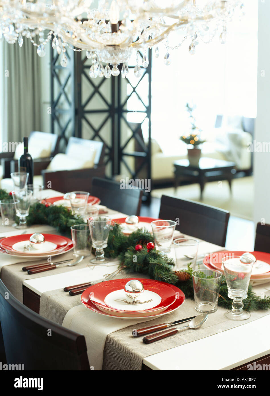 Rich people dinner party hi-res stock photography and images - Alamy