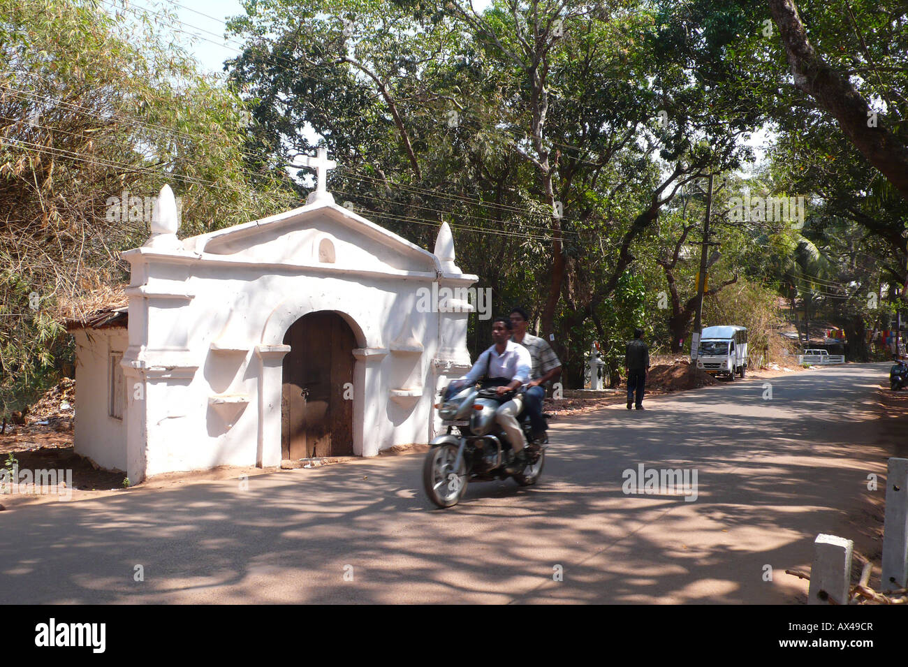 Small historic roadside chapel in Calangute, Goa, India Stock Photo - Alamy