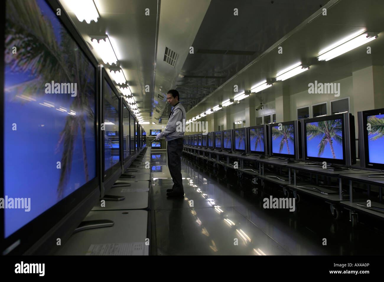 Liquid crystal television factory japan hi-res stock photography and ...