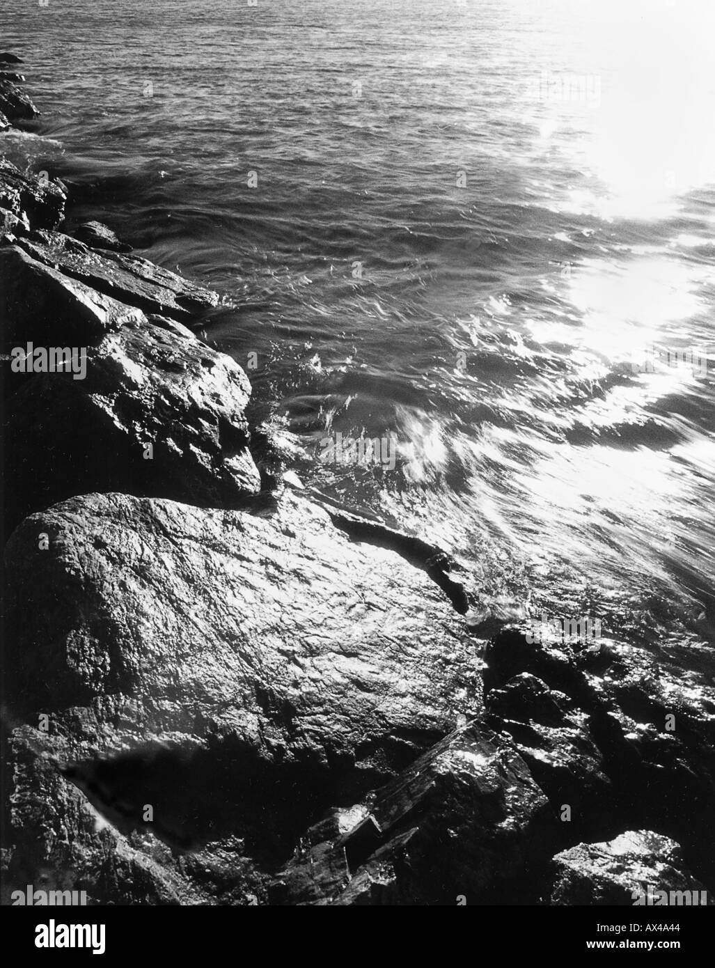 ocean flows into rocks in point look out long Island Stock Photo - Alamy