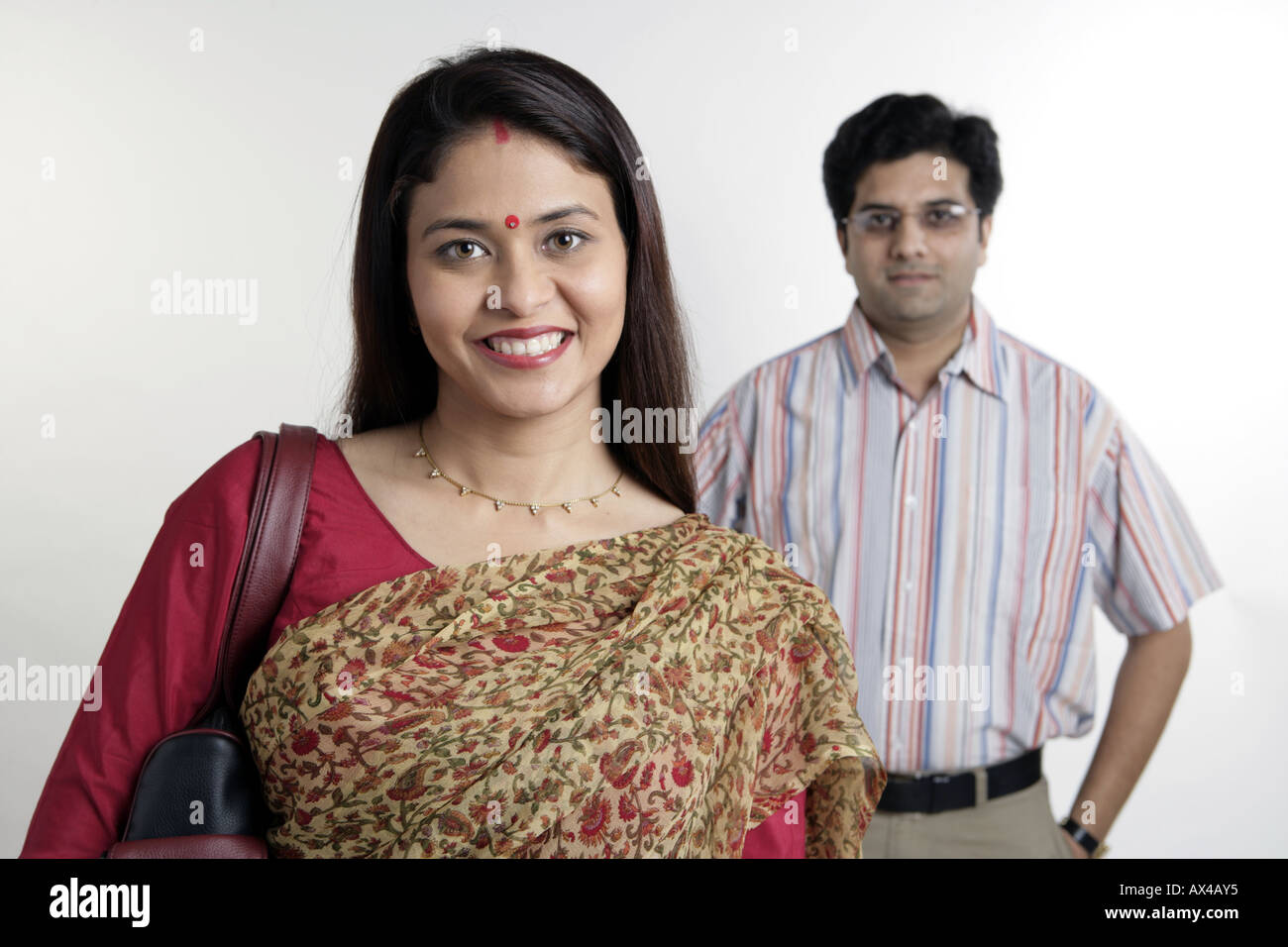 Portrait of a wife and a husband smiling Stock Photo - Alamy