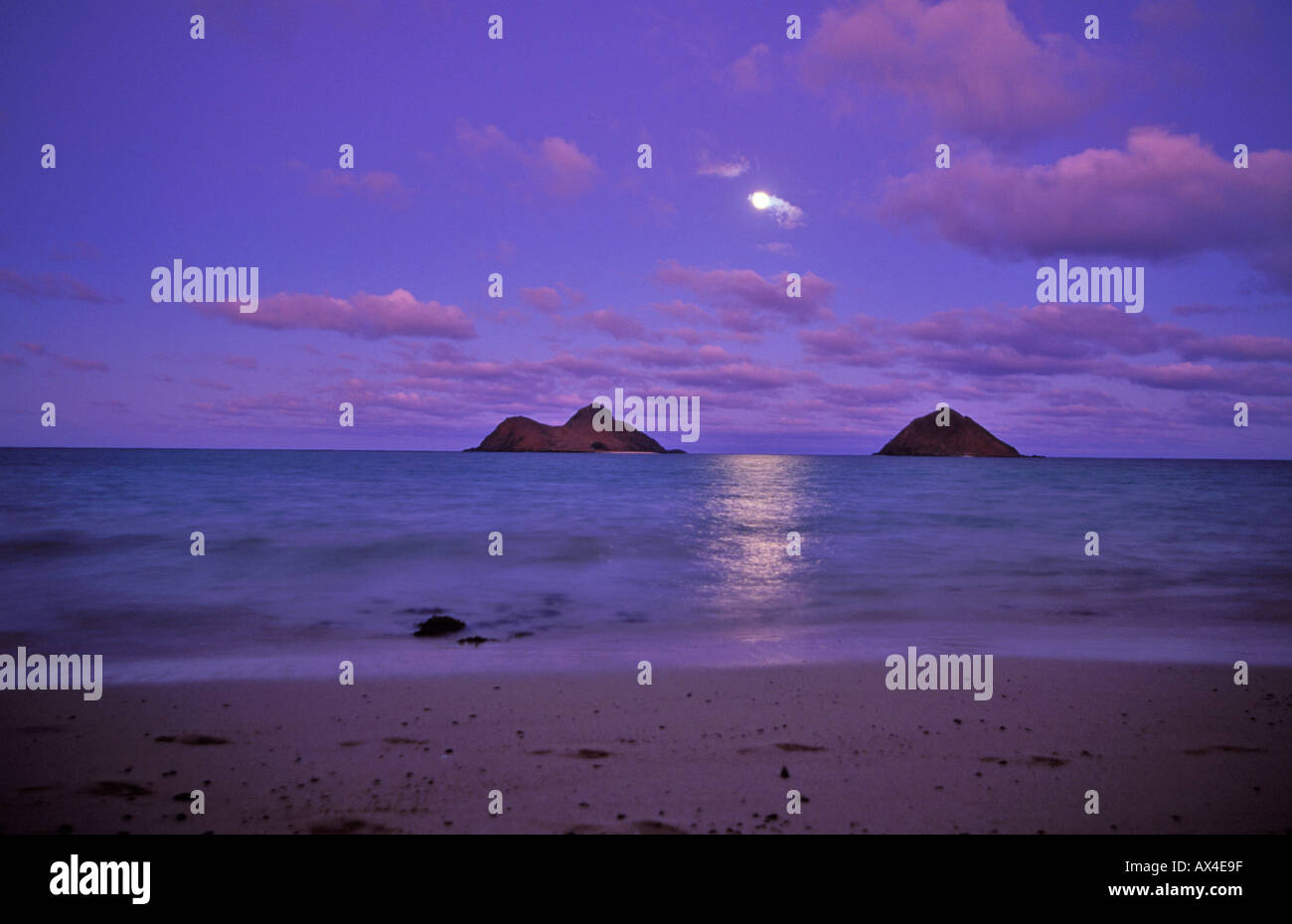 Hawaii oahu full moon over hi-res stock photography and images - Alamy
