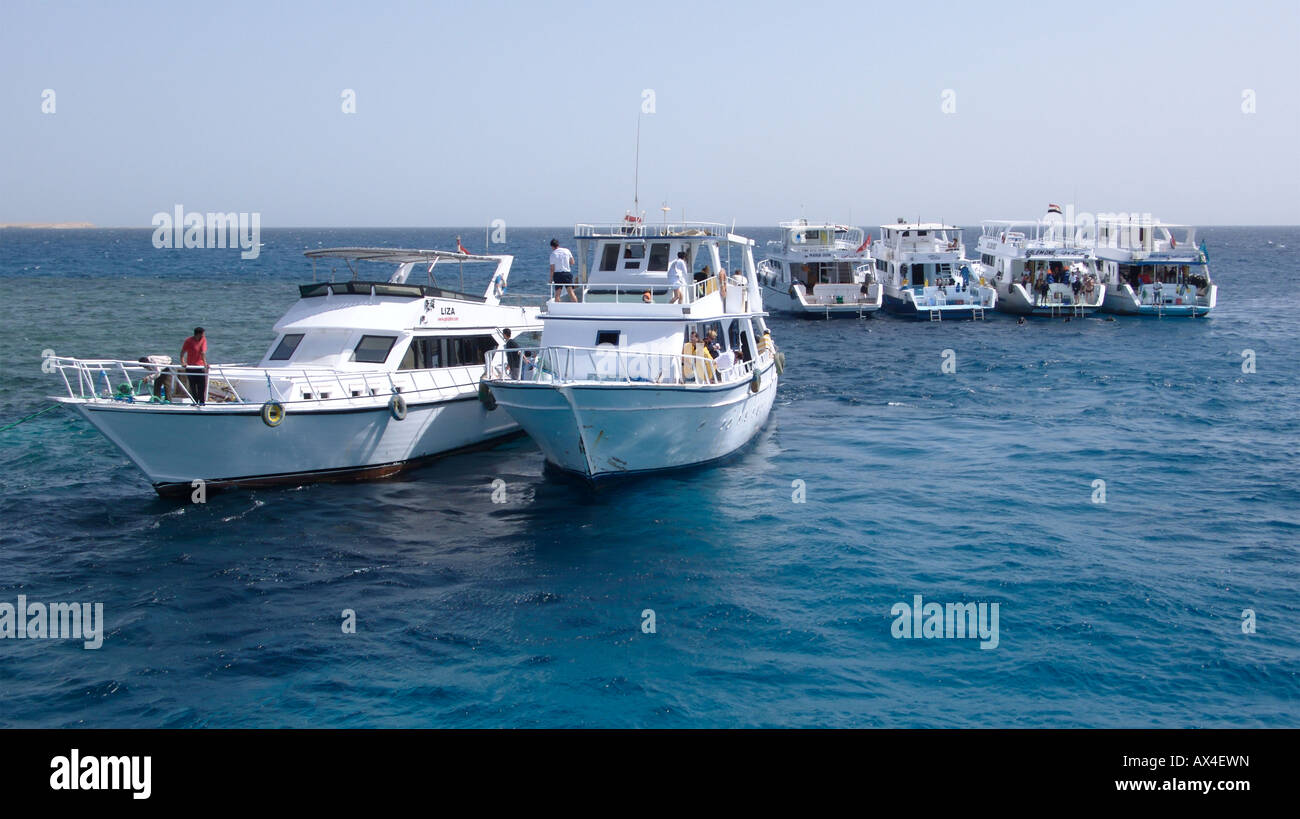 Red Sea diving boats moors on reef near Hurghada Egypt Stock Photo - Alamy