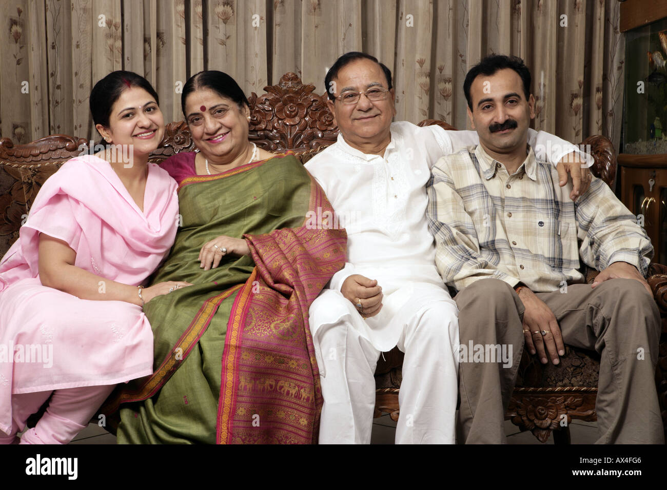 Indian joint family group happy hi-res stock photography and images - Alamy