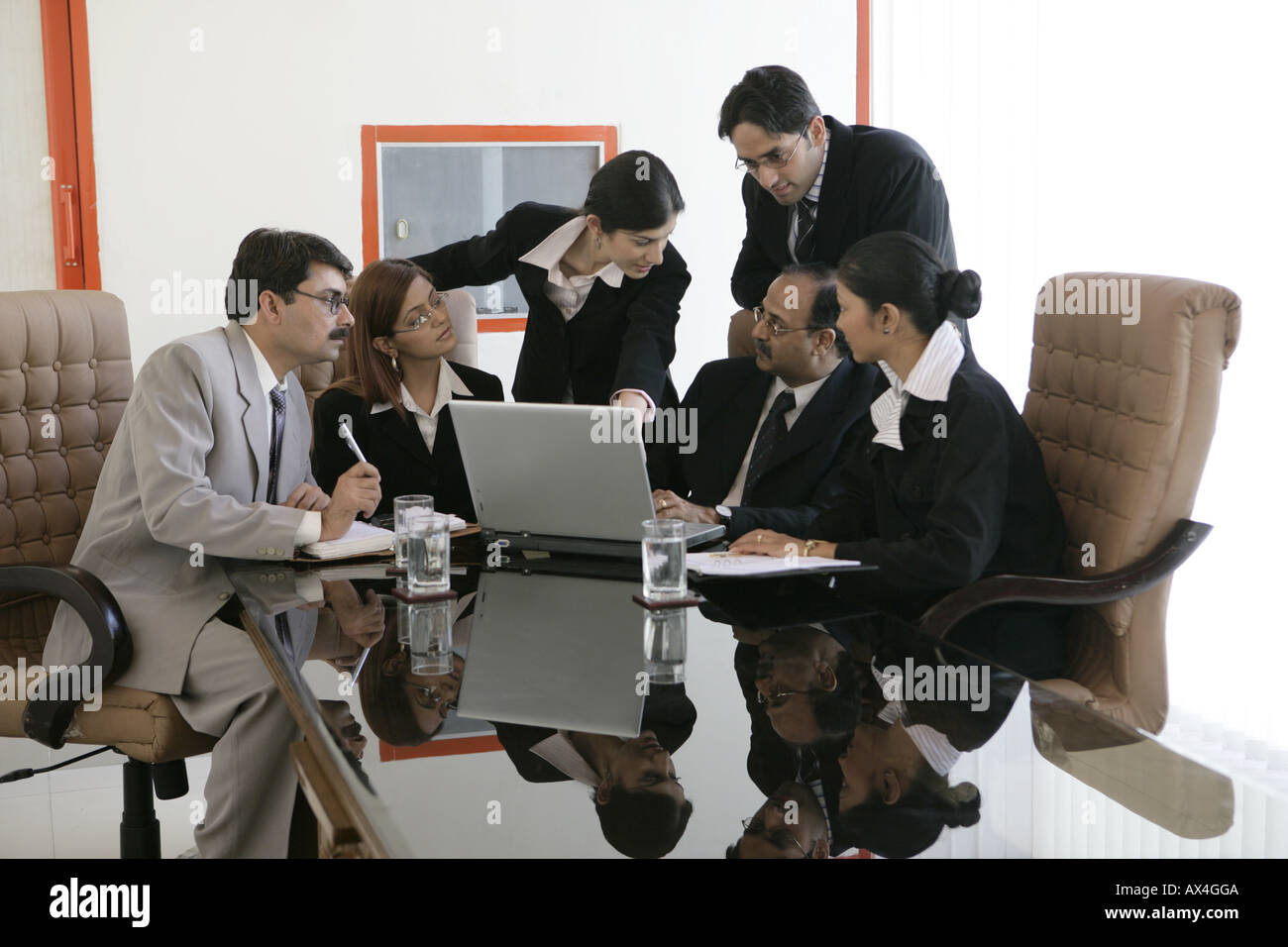 Boardroom gathering hi-res stock photography and images - Alamy