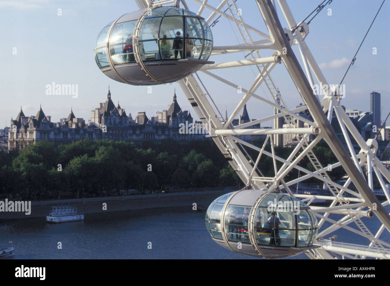 Photography of the London Eye taken by the official photographer to the ...