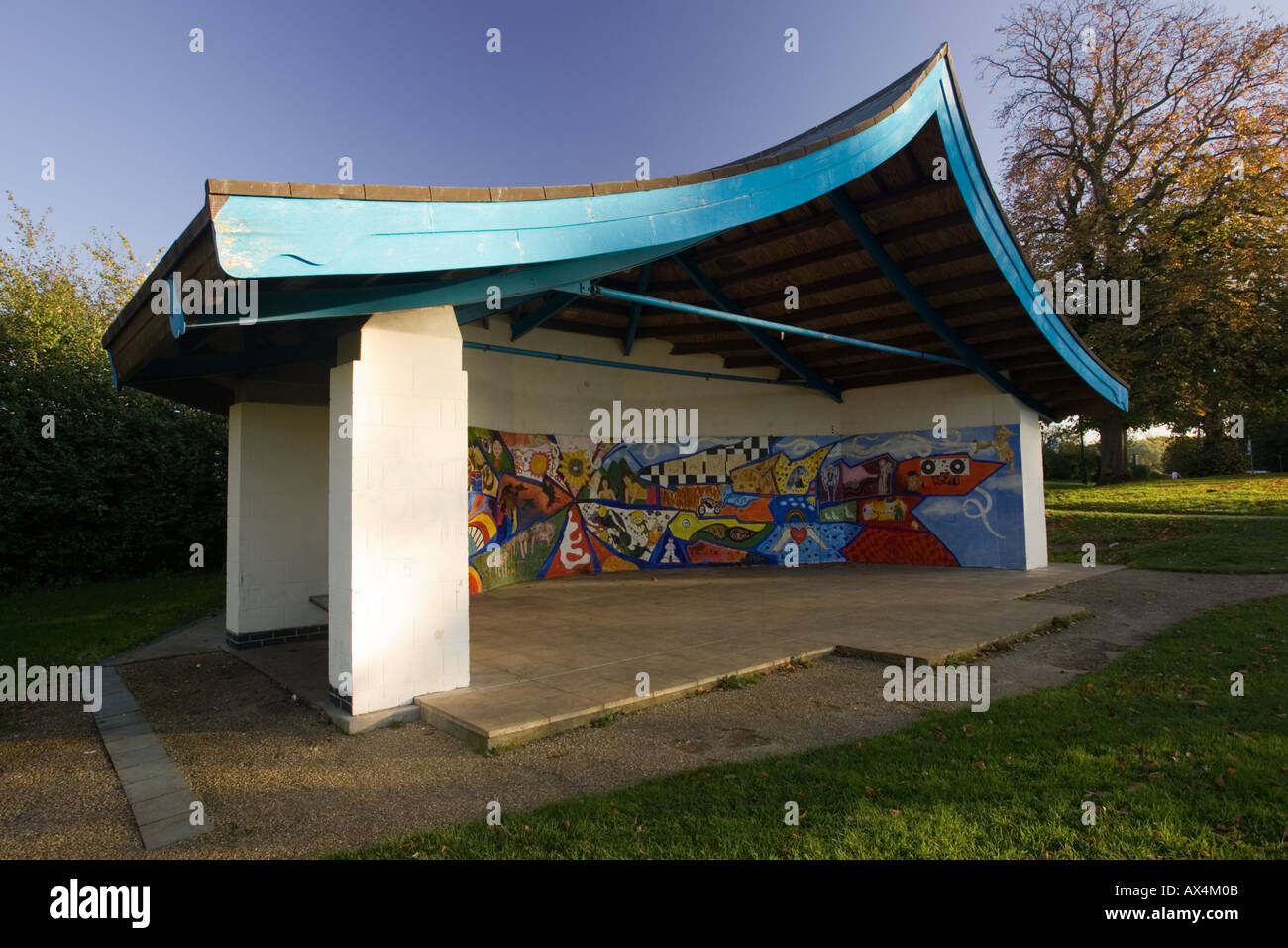 Diss park next to the mere during Autumn Fall Stock Photo - Alamy
