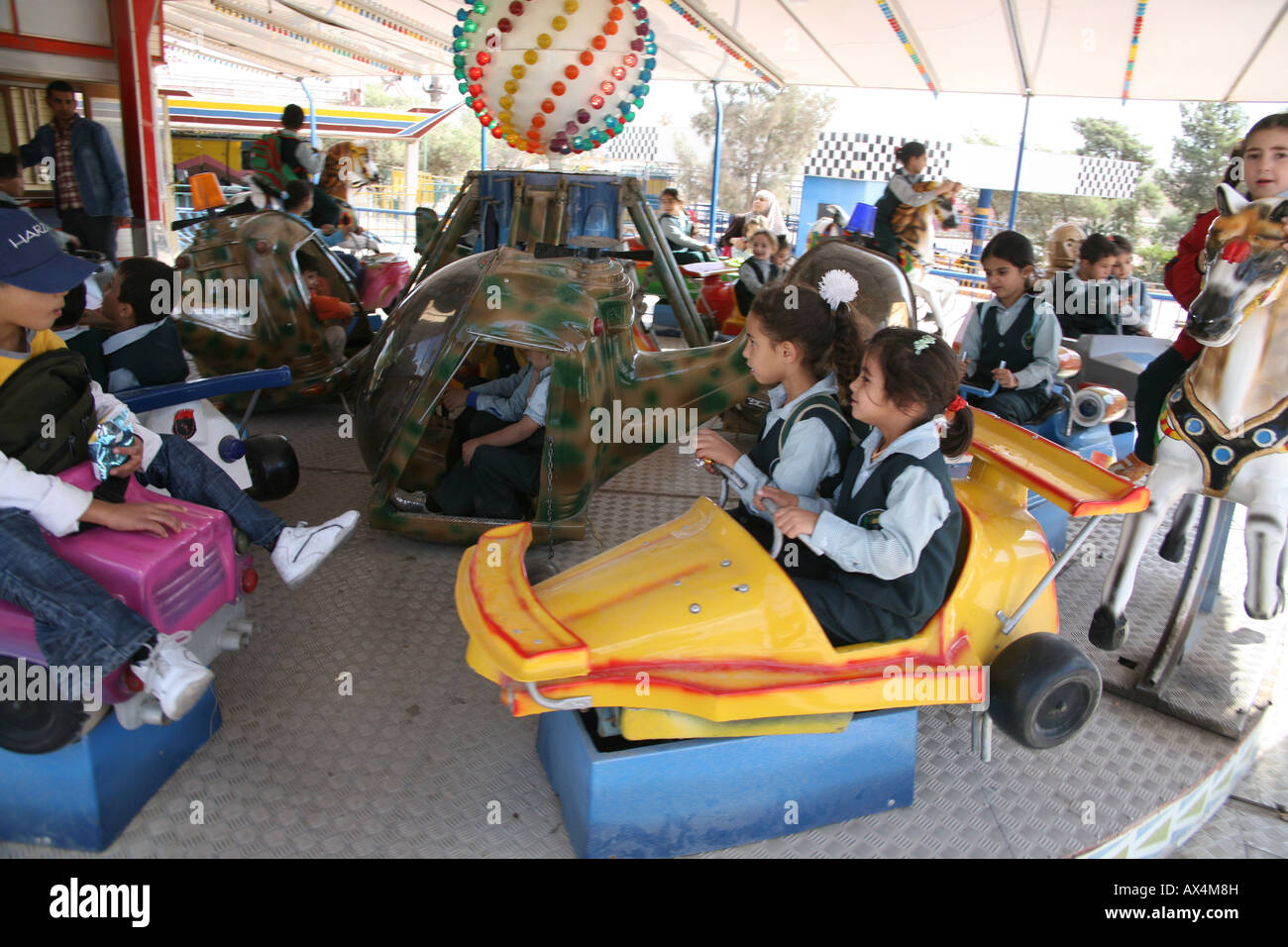 Iraq children playing hi-res stock photography and images - Alamy