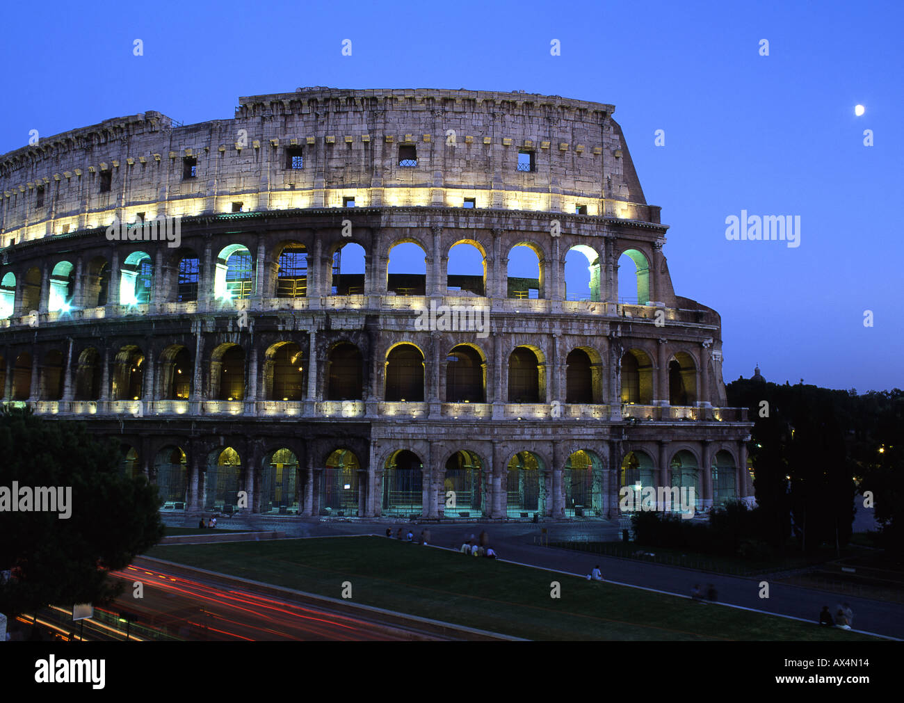 Night colosseum hi-res stock photography and images - Alamy