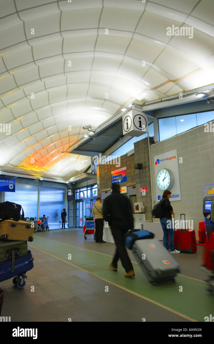 Heathrow airport central bus station hi-res stock photography and ...