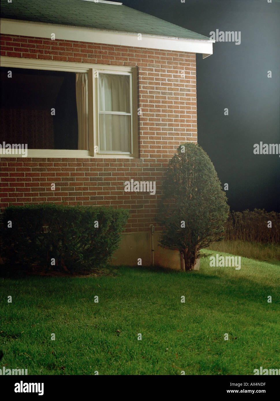 Side of brick house Stock Photo - Alamy