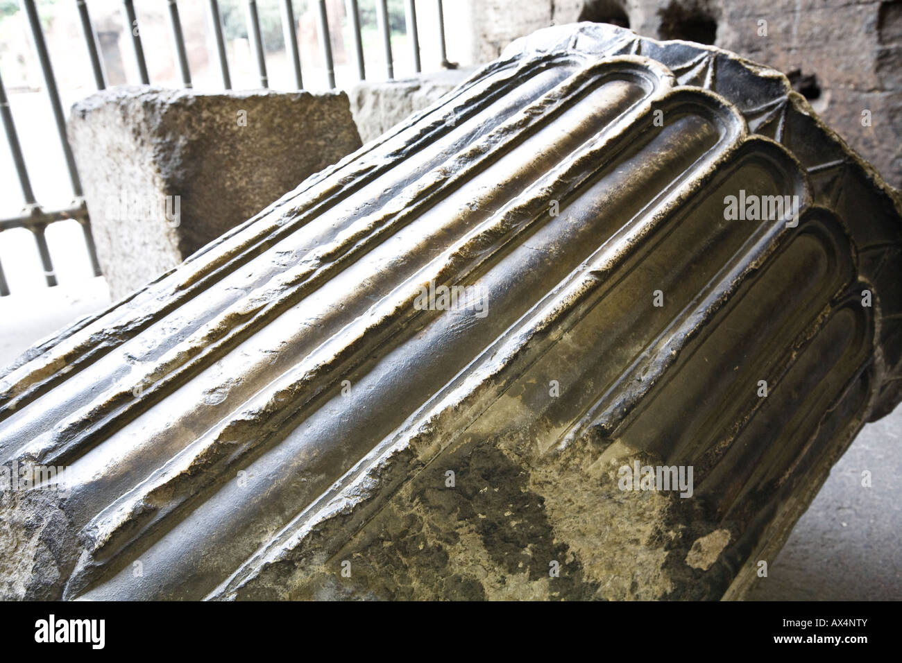 Column fragment hi-res stock photography and images - Alamy