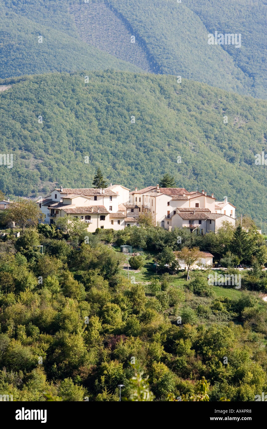 Small remote village near Trevi Umbria Italy Stock Photo - Alamy
