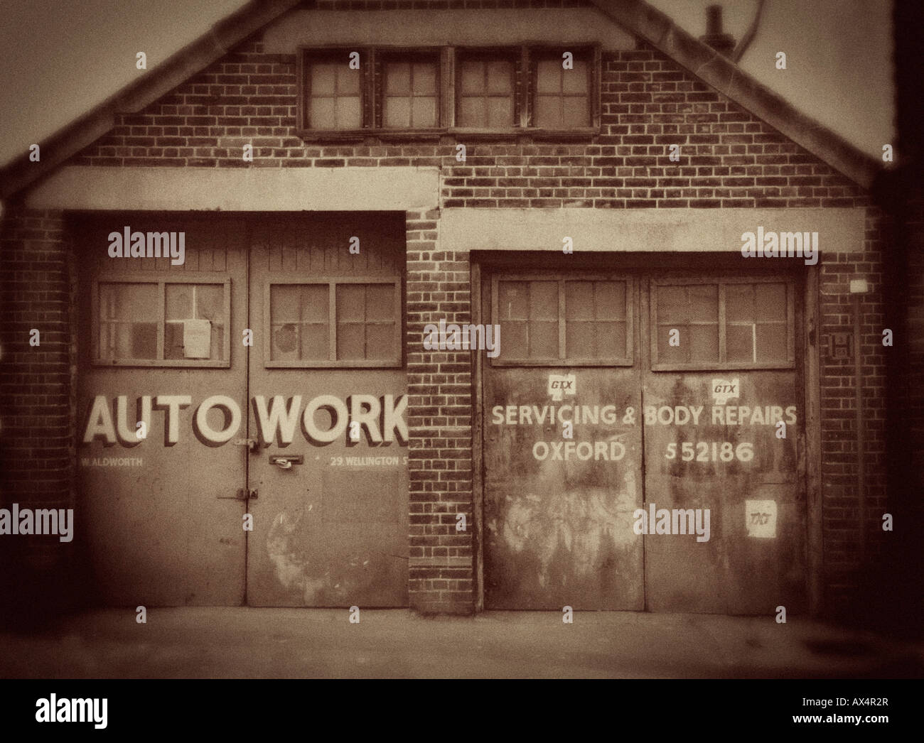 Old fashioned mechanics workshop garage hi-res stock photography and ...
