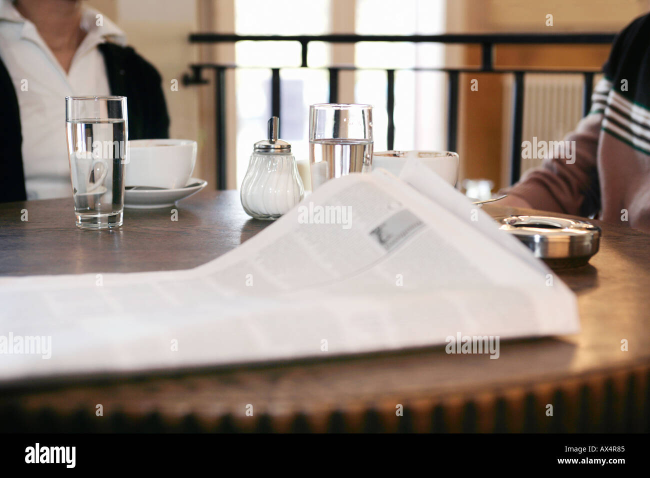 A newspaper table hi-res stock photography and images - Alamy