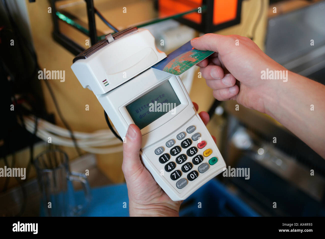 Man using credit card reader Stock Photo - Alamy Man using credit card reader Stock Photo - Alamy