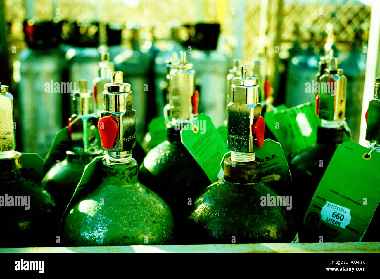 Compressed gas storage containers hi-res stock photography and images ...