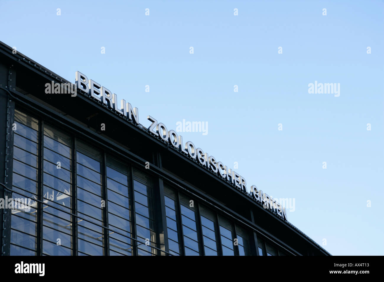 Zoo train station hi-res stock photography and images - Alamy