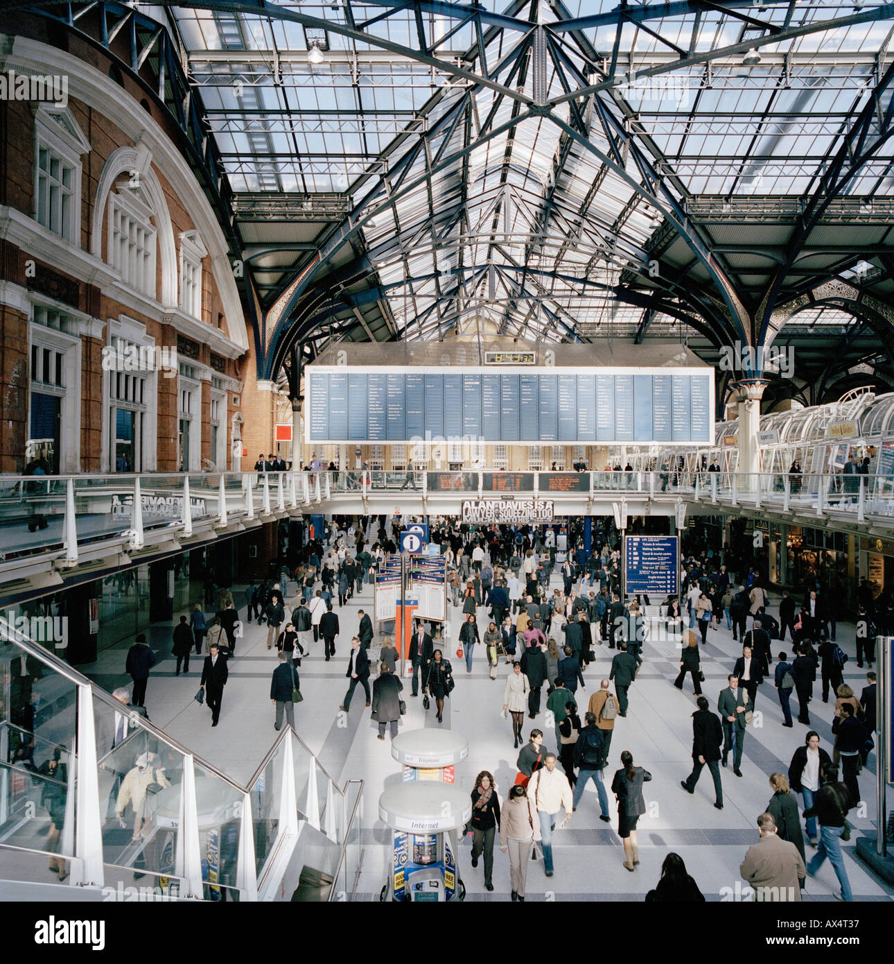 Hall at main station hi-res stock photography and images - Alamy