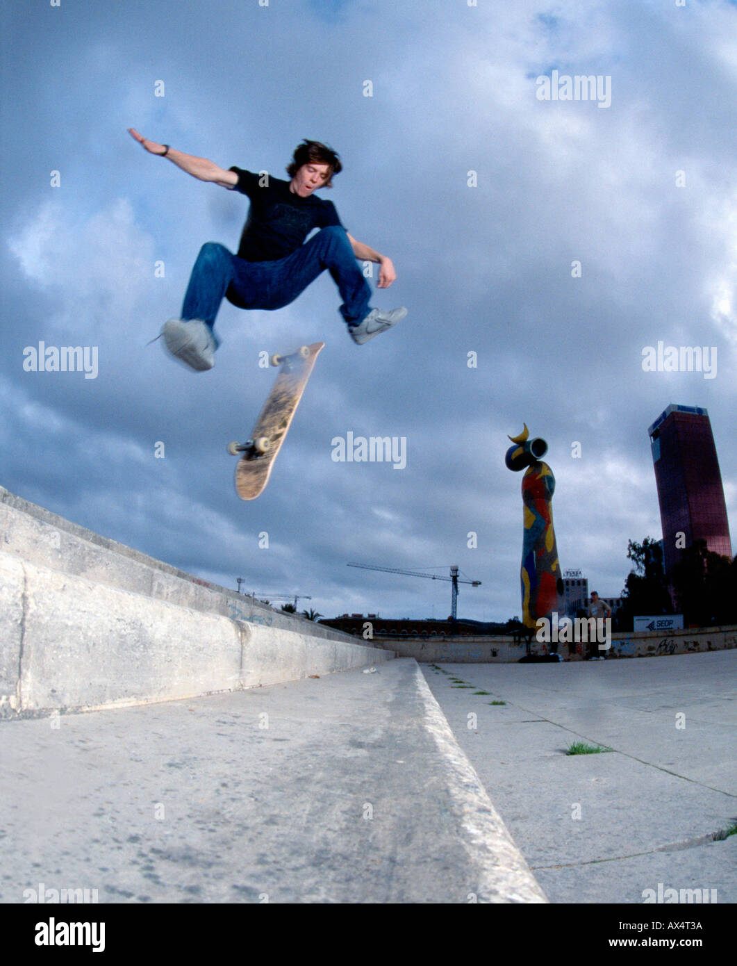 Falling off skateboard hi-res stock photography and images - Alamy