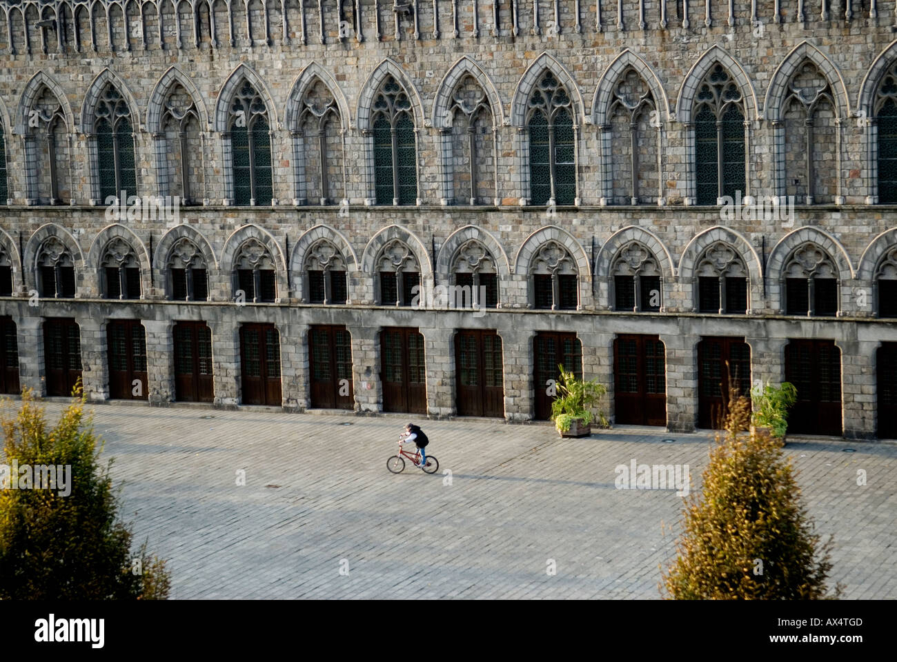 The re-built Cloth Hall which houses the Flanders Fields Museum in ...