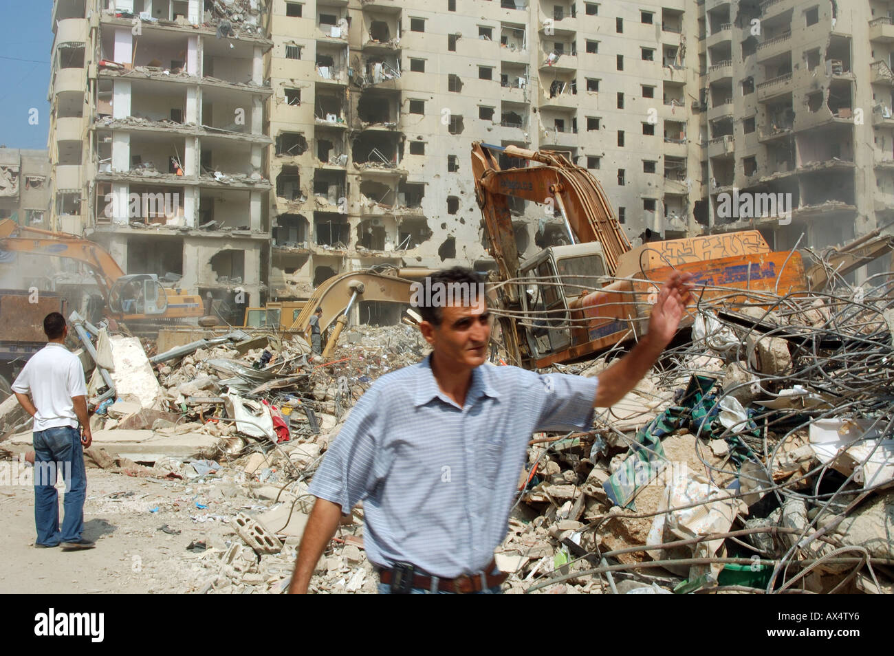 Destruction beirut 2006 hi-res stock photography and images - Alamy