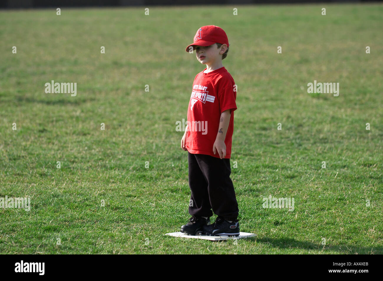 Standing on base hi-res stock photography and images - Alamy