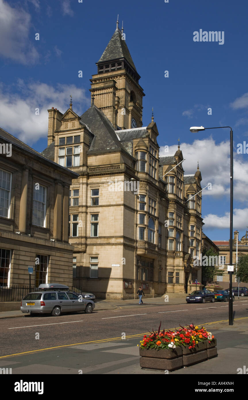 Wakefield Town Hall in Wood Street in the forground is the Wakefield ...