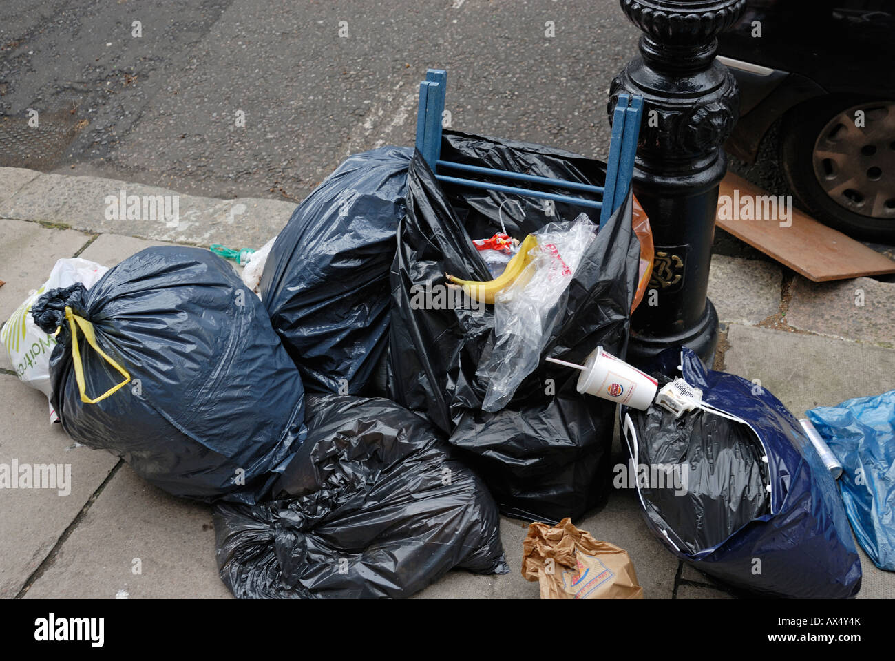 London refuse collection hi-res stock photography and images - Alamy