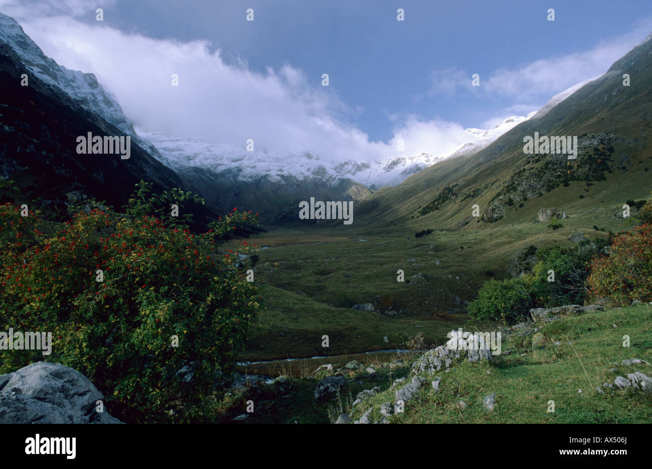 Otal valley, Ordesa spanish pyrenees Stock Photo - Alamy