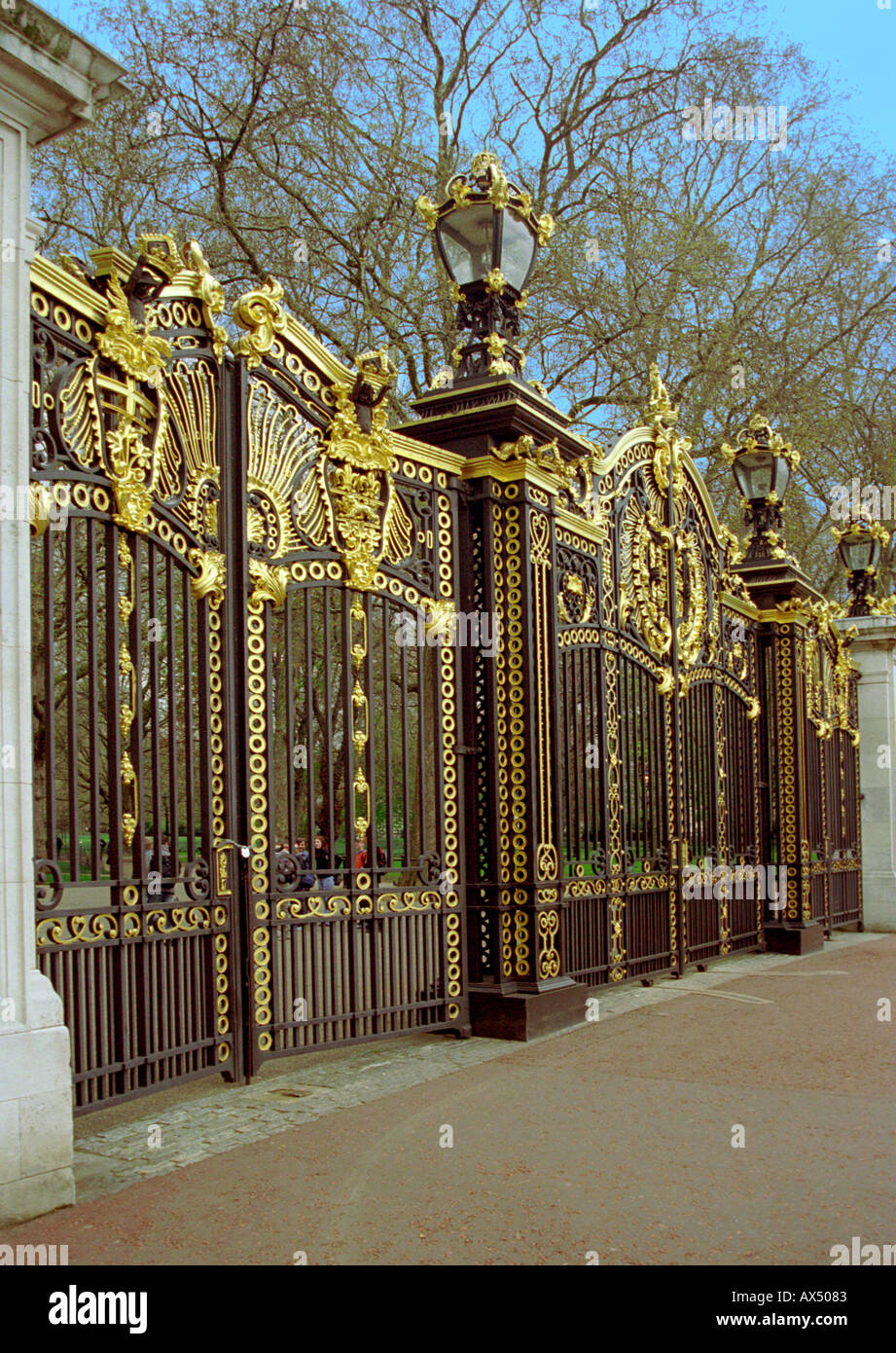 Royal victoria park gates hi-res stock photography and images - Alamy