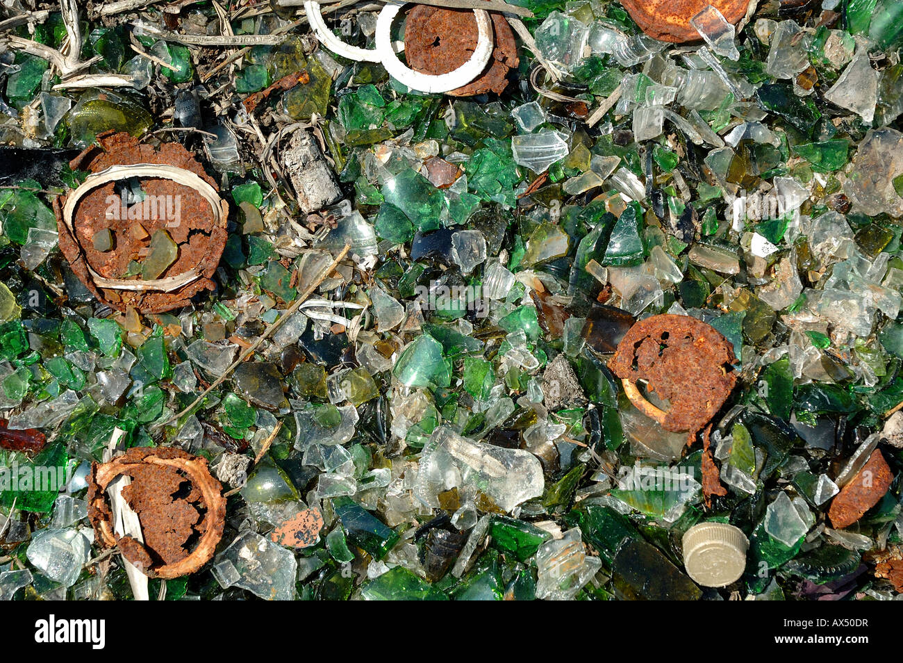 Dumping glass hi-res stock photography and images - Alamy