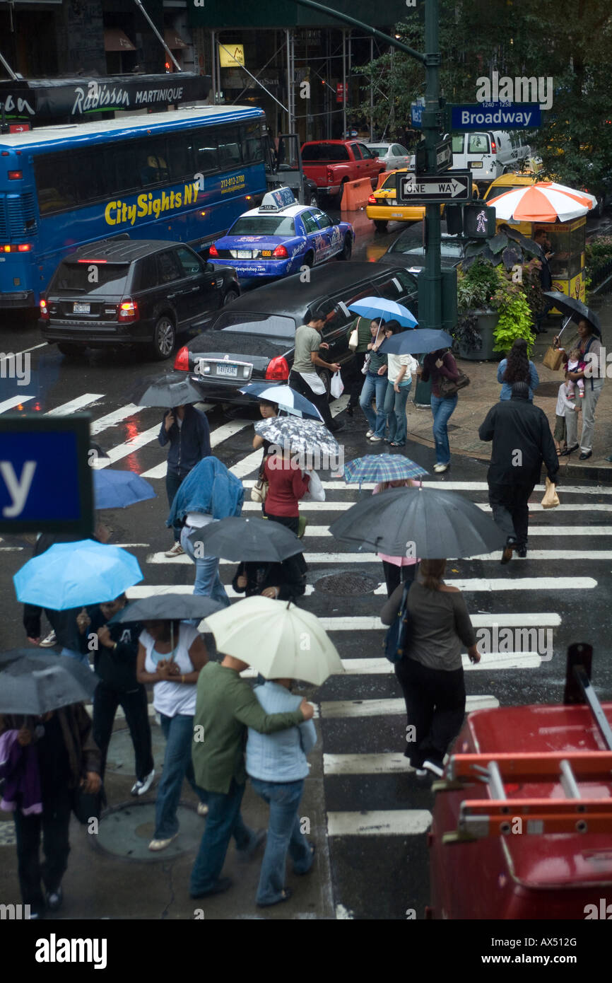 A rainy day in New York City at Broadway and 32nd Street Stock Photo ...