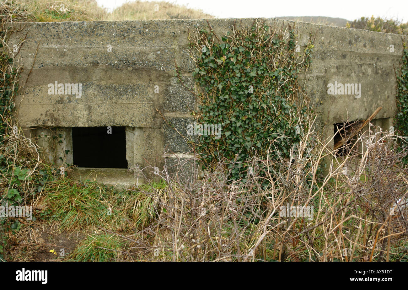 Ww2 bunker cornwall hi-res stock photography and images - Alamy