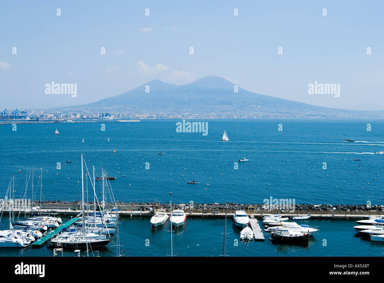 Italy Naples view of the gulf and Vesuvio volcano Stock Photo - Alamy