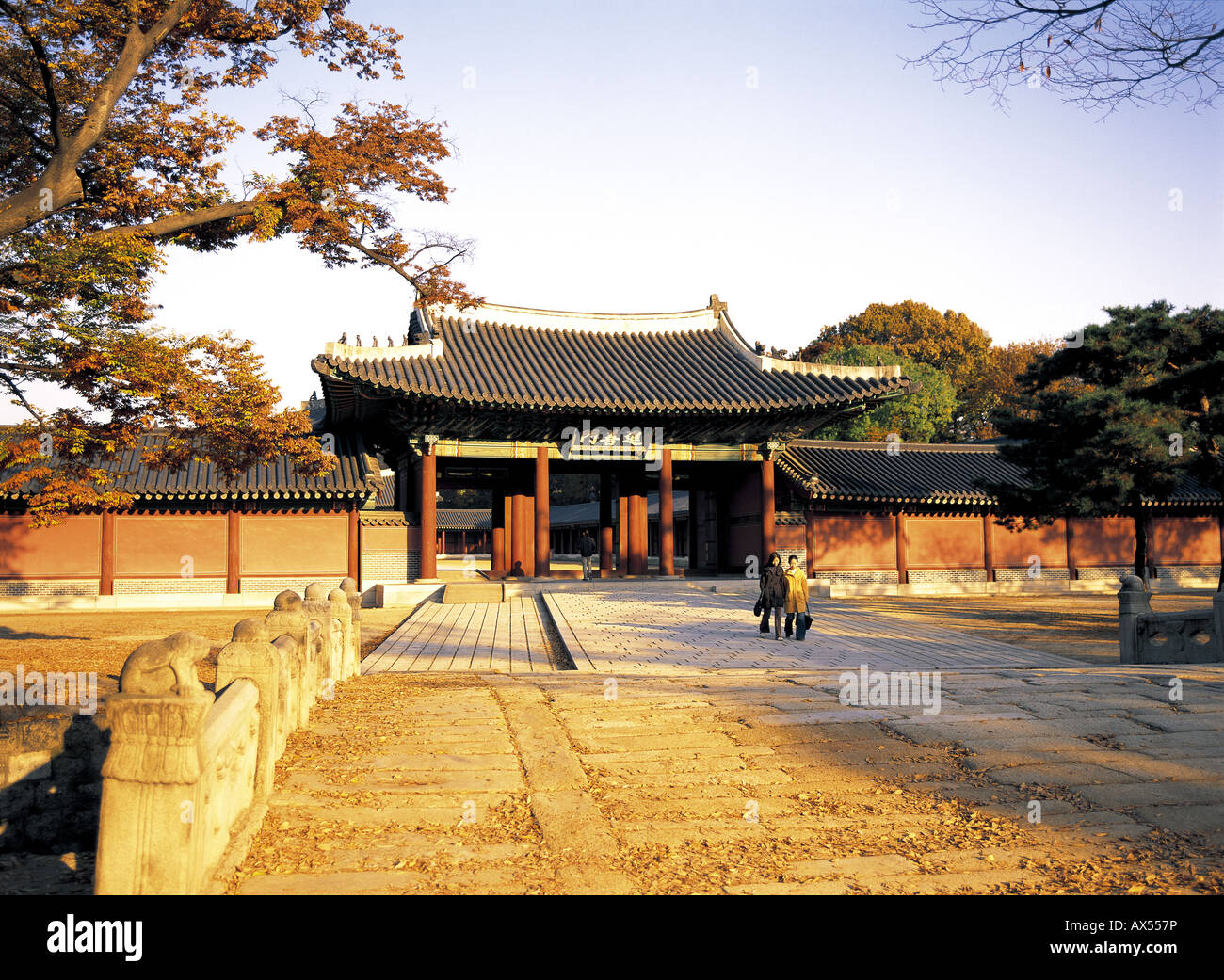South palace gate hi-res stock photography and images - Alamy